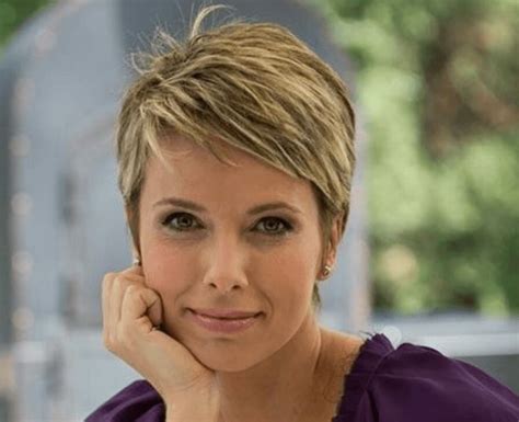 Best Timeless Short Hairstyles For Women Over
