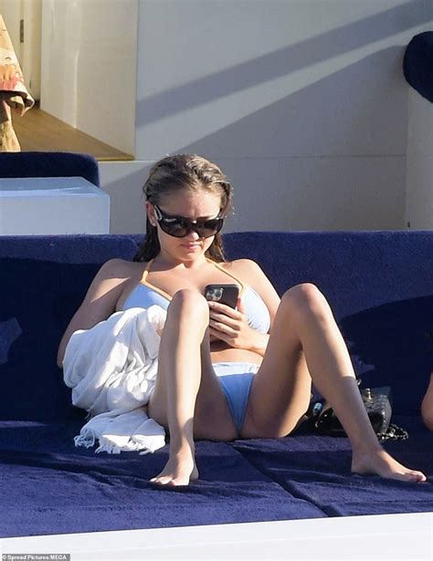 EXCLUSIVE Heidi Klum S Daughter Leni Displays Her Bikini Body As She