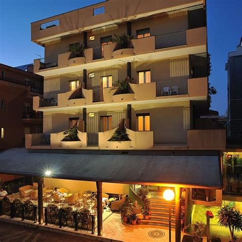3 bis 4 Tage Kurzurlaub für zwei im Hotel Aurora nahe Rimini an der