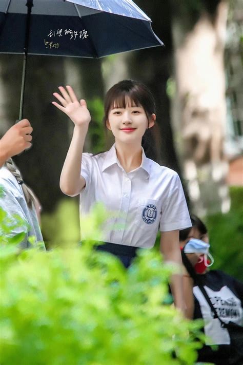 Vụng Trộm Không Thể Giấu Tạo hình học sinh của Triệu Lộ Tư xinh đẹp