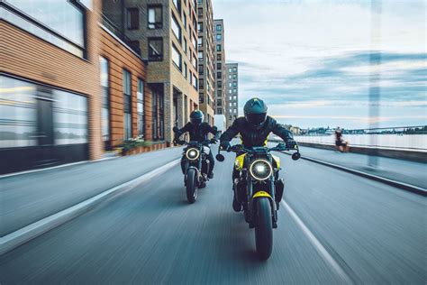 Husqvarna Vitpilen 801 La Nuova Naked Sportiva Bicilindrica EICMA