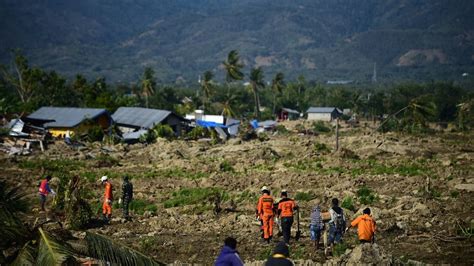 Evakuasi Korban Gempa Palu Di Petobo Foto Tirto ID