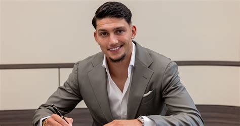 FC Bayern Gibt Kabadayi Profivertrag Bis 2025
