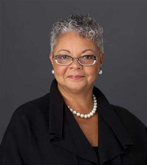 Short Haircuts And Hair Color Inspirations For Black Women Over 60 In