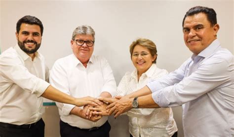 Candidata à reeleição prefeita de Uiraúna deixa MDB e se filia ao PSB