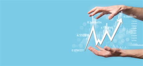 El empresario tiene datos de ventas y gráfico de crecimiento económico