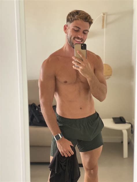 TW Pornstars Guille Chóa 50 OFF Twitter Algo se asoma por alli