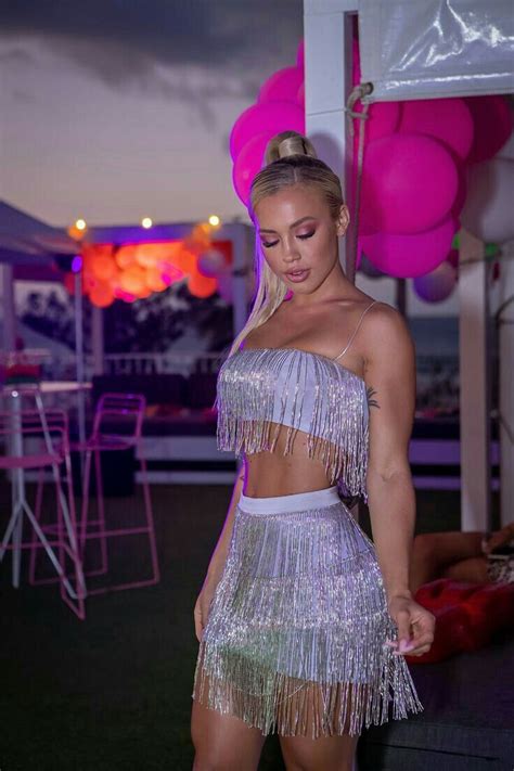 Pin De Mariana Saco Oviedo En Outfits Vestuario Para Bailar Bachata Disfraces Para Chicas