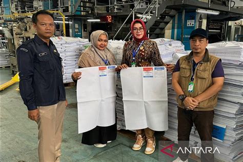 KPU Kalsel Distribusikan Ribuan Surat Suara Pemilu 2024 ANTARA News
