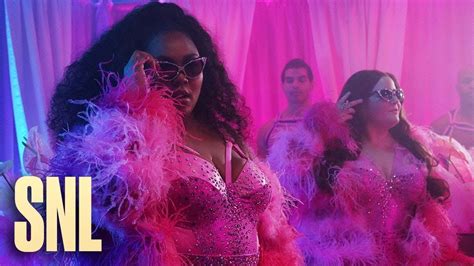 Cut For Time Aidy Bizzo Lizzo Snl Youtube Snl Snl Youtube