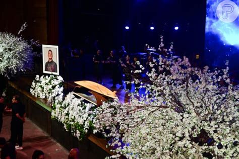 Em velório viúva do Apóstolo Rina lamenta trágica morte e indica