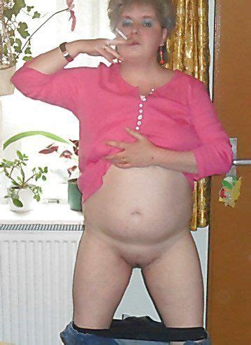 Jeder soll mich mit nackter Scheide sehen können Bild pics4men