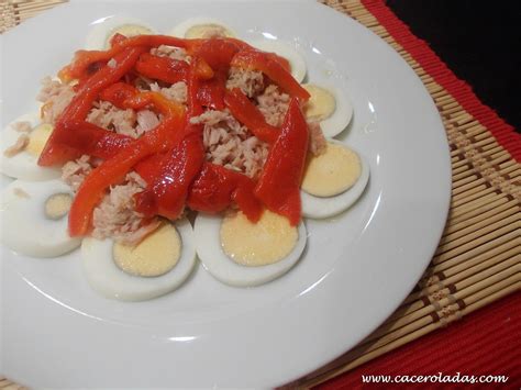 Ensalada de pimientos atún y huevo CACEROLADAS