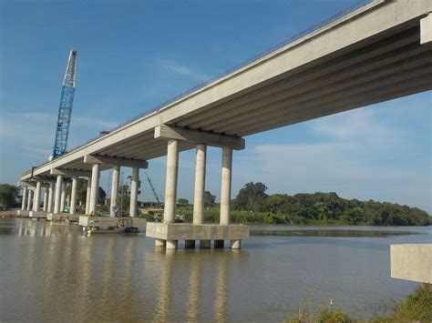 Construcción de cimentación y subestructura para puente El Ojite