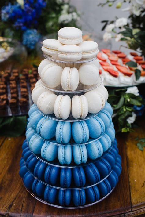 Torre de macaron em 2024 Decoração de casamento azul Casamento azul