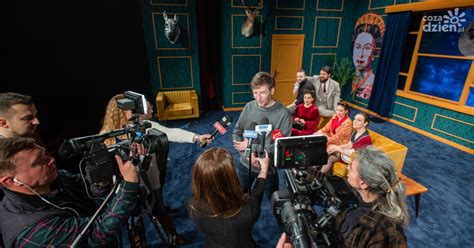Okno na parlament próba medialna w Teatrze Powszechnym zdjęcia