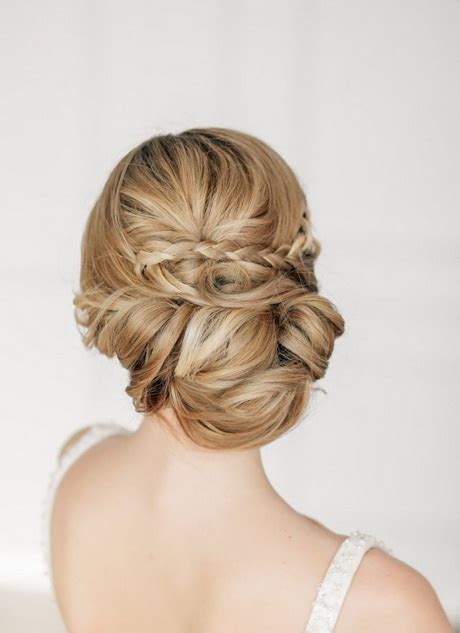 Hochsteckfrisuren schulterlange haare Schönheit und Stil