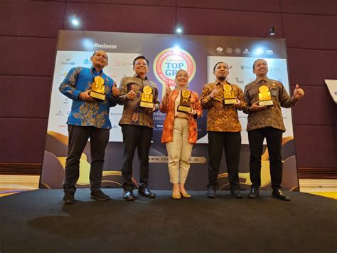 PLN Batam Raih Dua Penghargaan TOP GRC Awards 2023