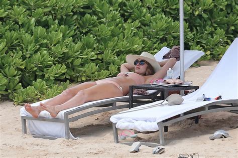 Jessica Alba em biquini férias 2017 Tomates Podres