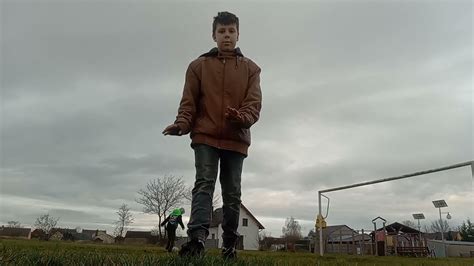Granie w piłke nożną ja mój kuzyn YouTube