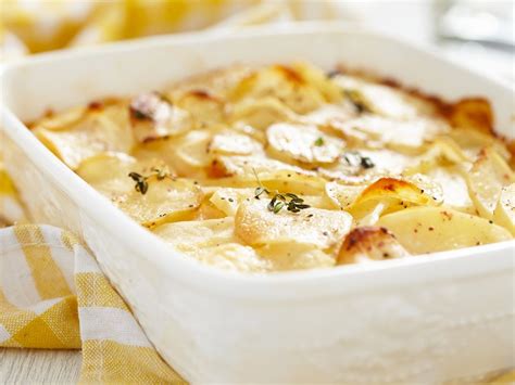 Gratin de pommes de terres à la creme fraiche et fromage fondu