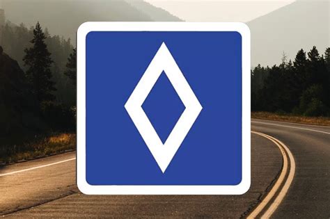 Cet étrange panneau bleu a débarqué sur les routes que signifie t il