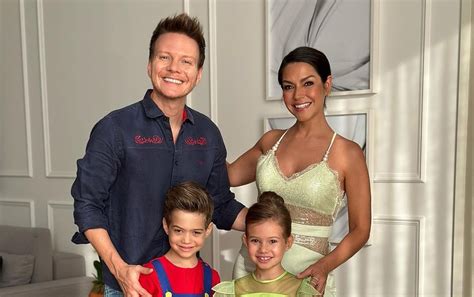 Thais Fersoza e Michel Teló fantasiam os filhos para comemorar aniversário