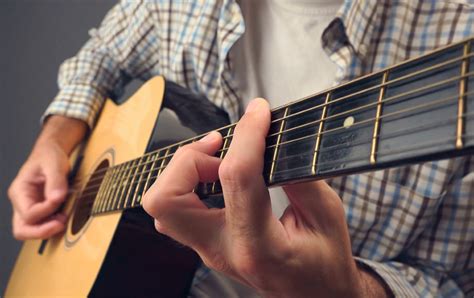 Como aprender a tocar violão em casa dicas essenciais
