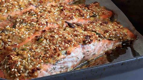 Saumon gratiné aux pistaches et aux agrumes délicat savoureux et