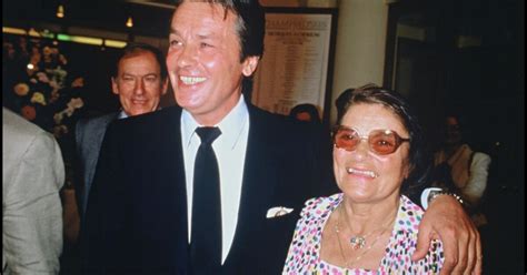 Alain Delon enfant blessé Pourquoi il avait coupé les ponts avec ses