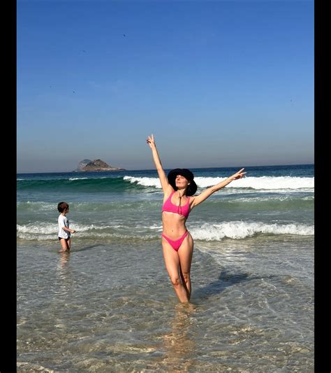Foto Isis Valverde voltou a mostrar seu corpão em um vídeo postado só