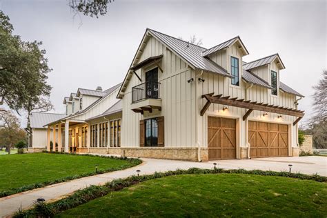 Modern Board And Batton Farmhouse Country Facciata Houston Di