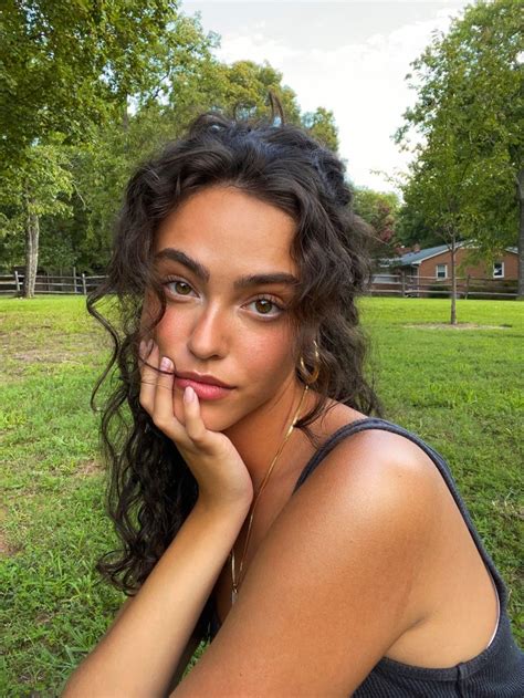 Summer Tan Selfie Curly Hair Photos Naturally Wavy Hair Cuts Wavy Hair