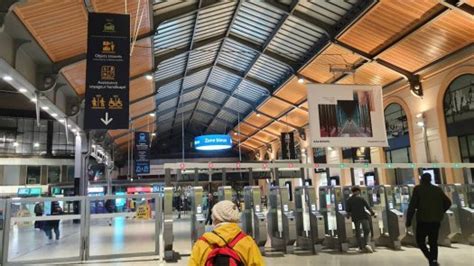 Gare de Paris Saint Lazare Train RER et métro parisien