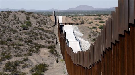 Joe Biden ordenó detener la construcción del muro fronterizo con México