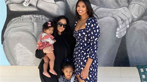 Vanessa Bryant publica la primera foto familiar tras el fatídico