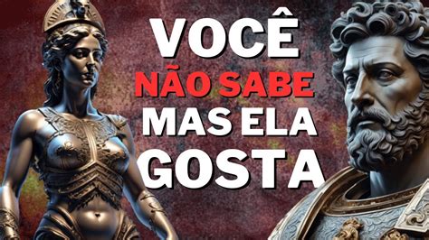 11 sinais de que uma mulher gosta de você mas está se escondendo