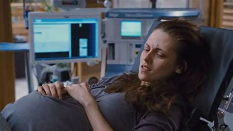 Twilight Aviez Vous Remarqu Cette Poup E La Place De Kristen