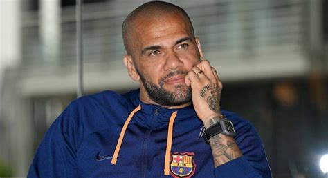 Dani Alves ante la posibilidad de eludir el juicio por violación