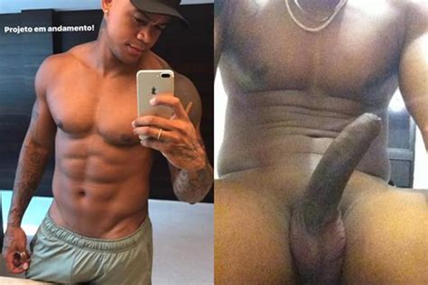Fotos de Léo Santana pelado exibindo a rola Foto de Penis