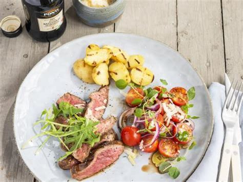 Steak Tagliata Met Rucola Parmezaan En Balsamicosaus Libelle Lekker