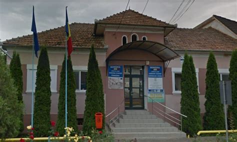 Fosta clădire a Primăriei Ciugud modernizată și transformată în Centru