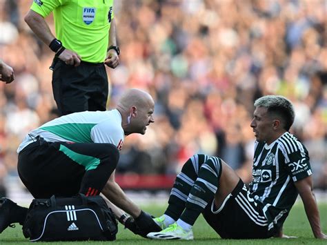 Lisandro Martínez salió lesionado y preocupa en la Selección Argentina