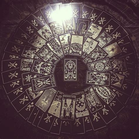 Curso Tarot Online Universidade da Magia Baralhos de tarô Tarot