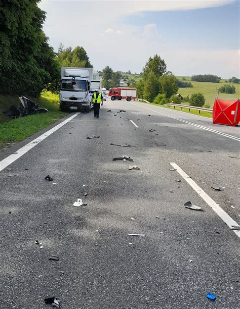 Tragiczny wypadek w powiecie krakowskim Nie żyje 39 latek i 1 5 roczne