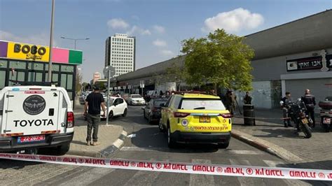 Israël une policière tuée et dix personnes blessées par un assaillant