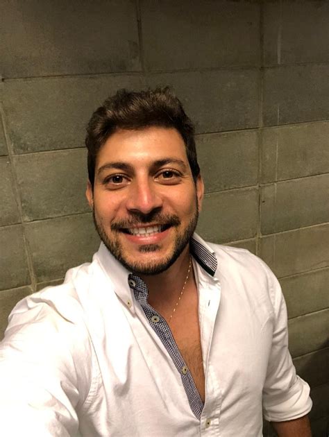 Fora Do BBB21 Caio Tira A Primeira Selfie E Comenta Na Legenda Tudo
