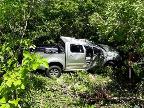 Cinco pessoas ficam feridas após automóvel capotar na BR 343 Piauí G1