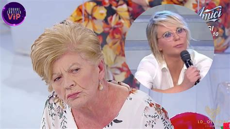 UeD Maria De Filippi Perde Il Controllo Sei Falsa Lhai Fatta Grossa