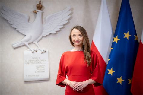Nowa Minister Pracy I Polityki Spo Ecznej Wiadczenia Dla Polskich